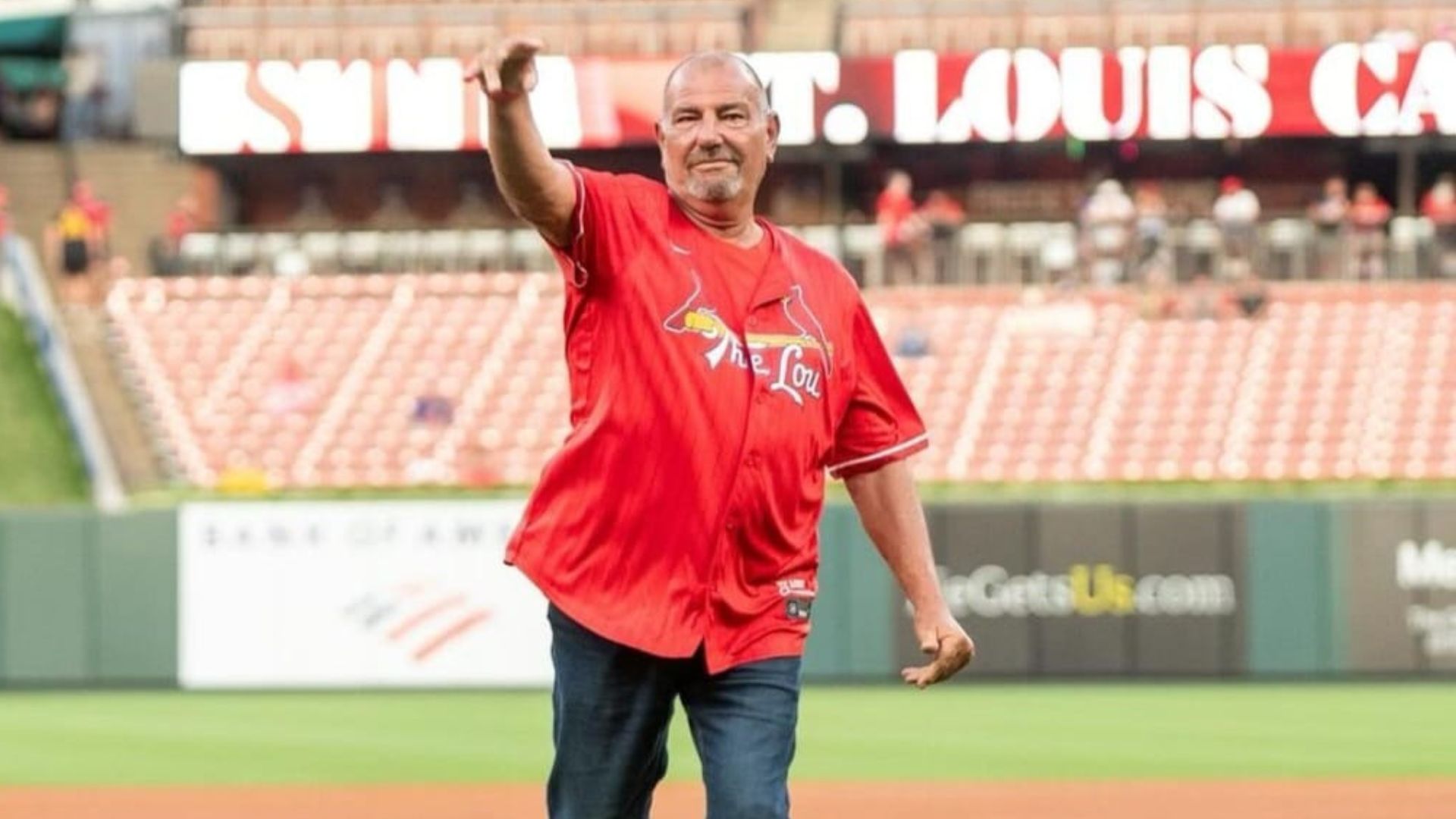 Cuban Legend Rene Arocha throws out the first pitch in a St. Louis win ...